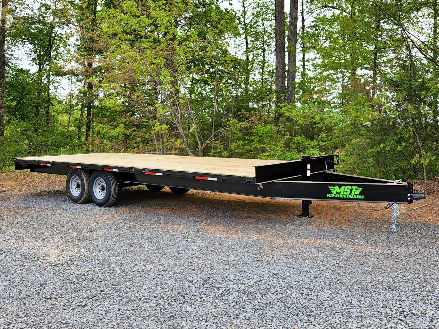 Single Axle Vs Dual Axle Trailers - Mid-State Trailers NC